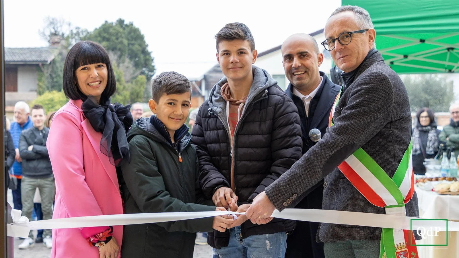 Inaugurata la “Fioreria La Rocca” in via Giorgione a Casella: le ...
