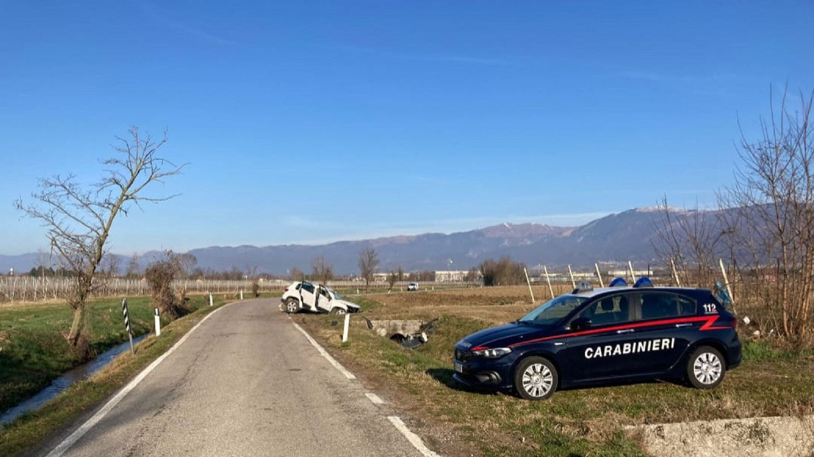 Cordignano, finisce fuori strada con l'auto: conducente elitrasportato ...