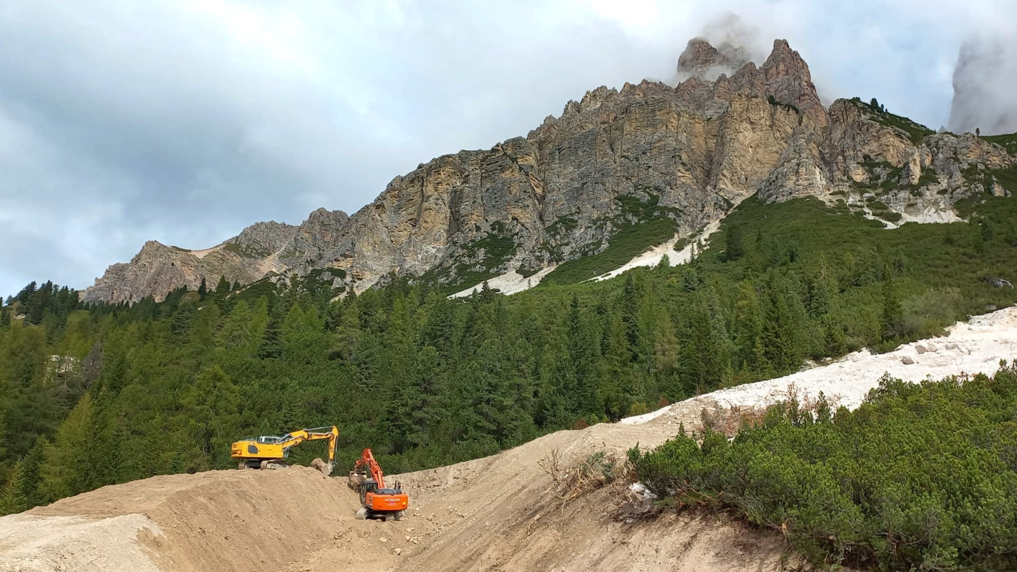Verso la conclusione l’intervento di difesa del suolo sul Passo Tre Croci