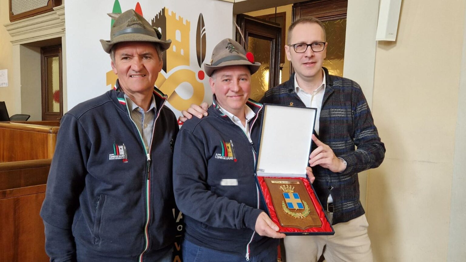 Alpini, aspettando Centenario e Raduno Triveneto: presentati eventi e logo